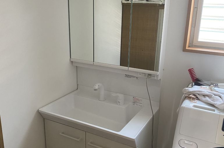 浜松市 洗面化粧台交換工事 INAX750幅